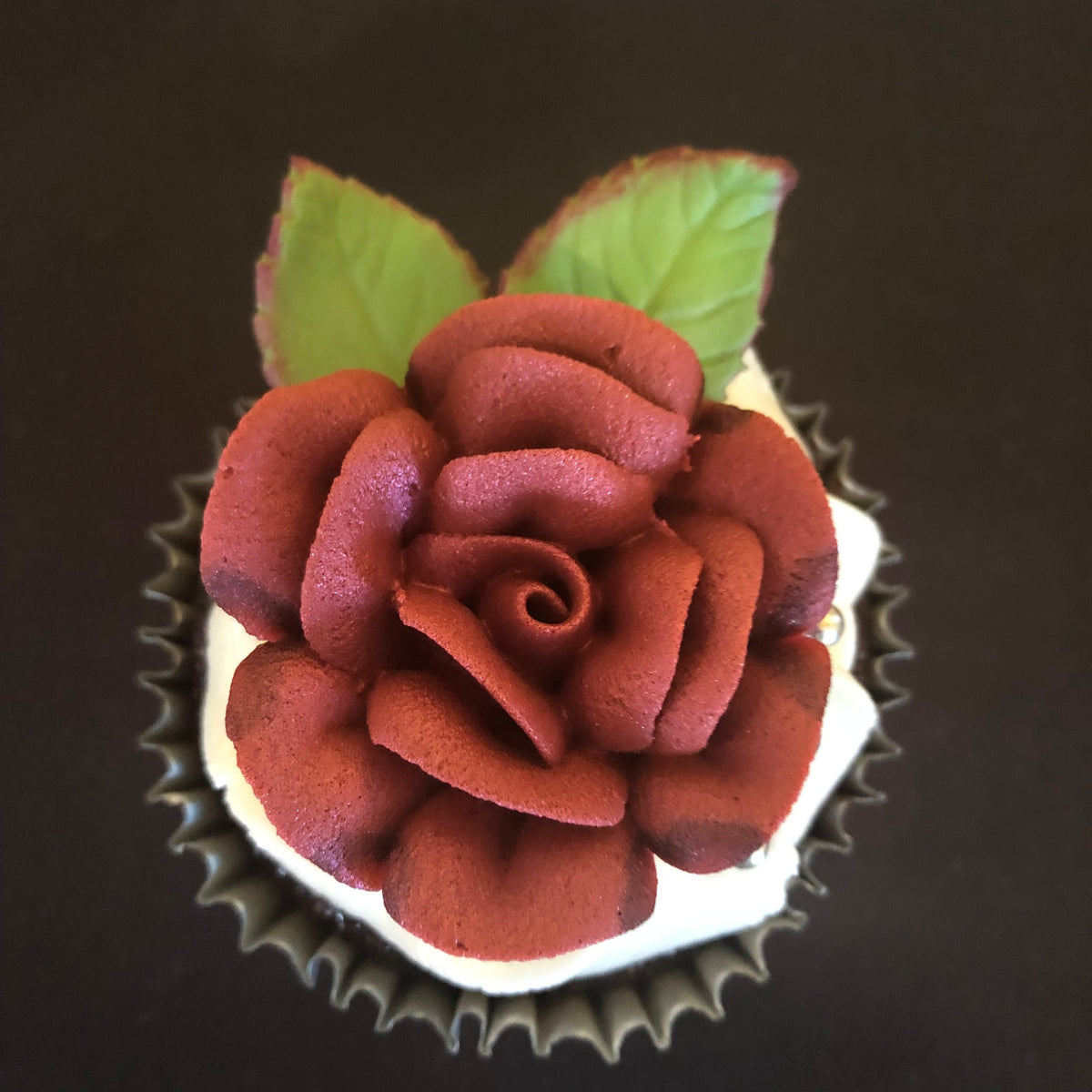 DECORATING 200 BURGUNDY CUPCAKES – J.Wilton